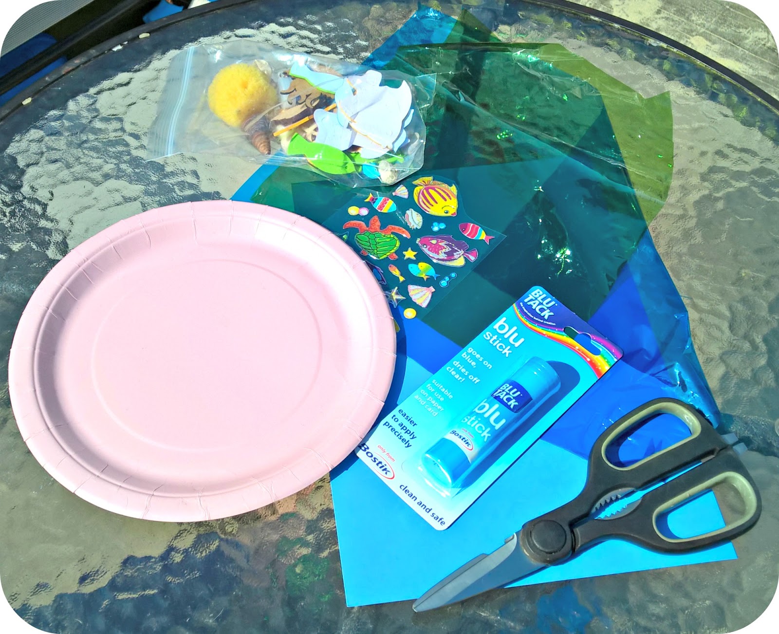 Paper Plate Rock Pool Toddler Craft | Red Rose Mummy