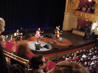 La lectora corrent: Hem de seguir dient no, com Raimon