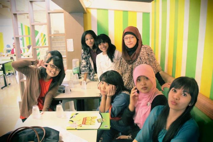 Buka Puasa Bersama Alumni SMP 194 di Pecel Lele Lela | PATRIOTISME ...