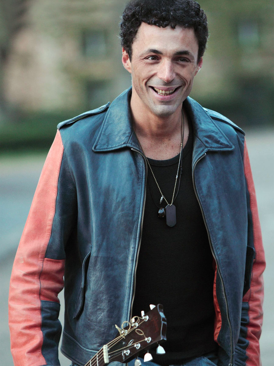 Futomel: Musica: Alex Britti