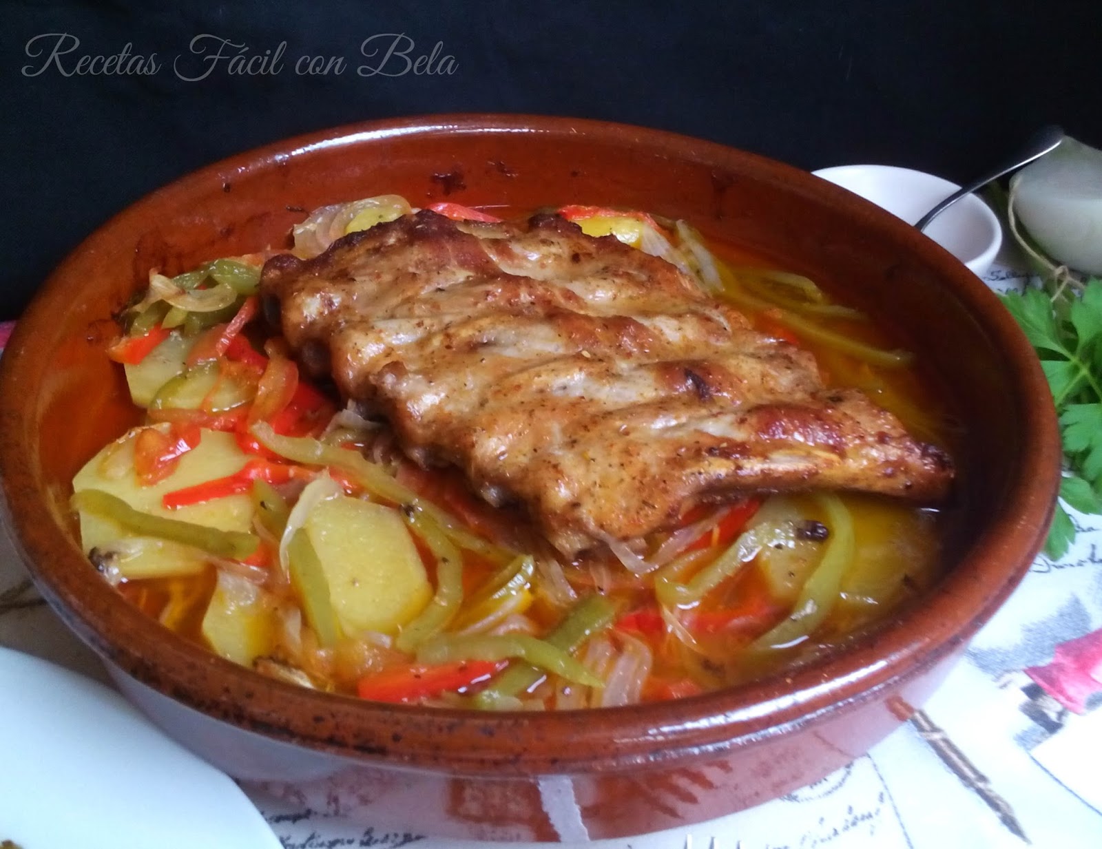 Costilla de cerdo al horno con patatas panadera y verduras - Recetas ...