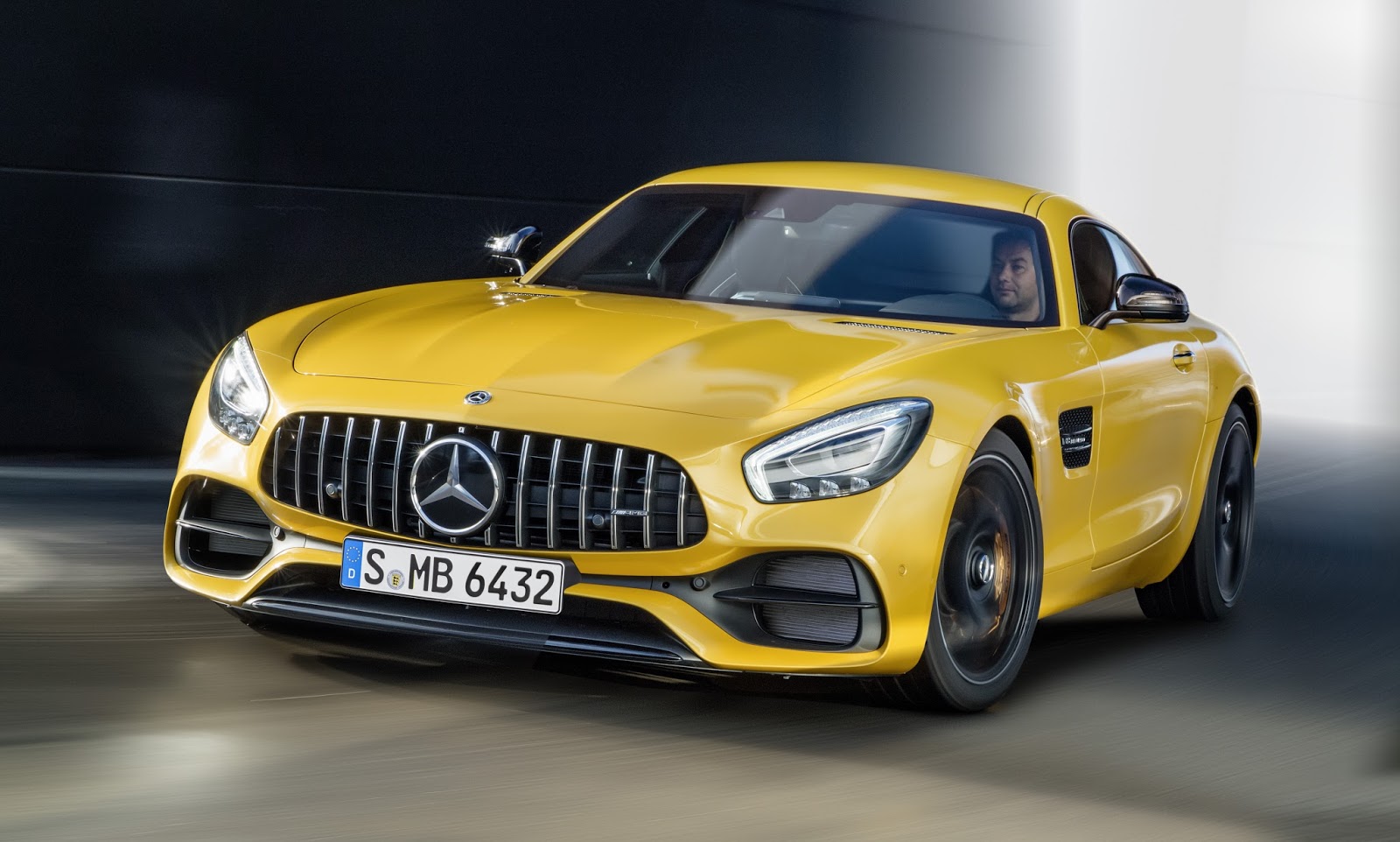 Se agranda la familia: Mercedes-AMG actualiza a los GT : Autoblog ...