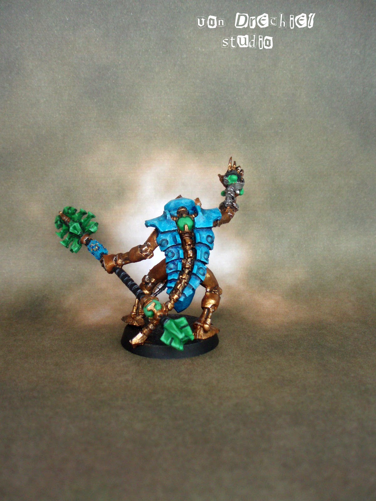 von Drechiel studio: Necron Cryptek / Criptecnólogo Necrón