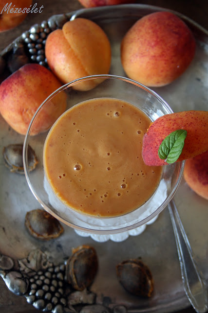 Mézesélet: Sárgabarack turmix