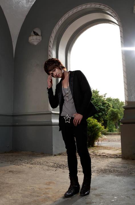 M y a n m a r H u n k s: Aung Lay