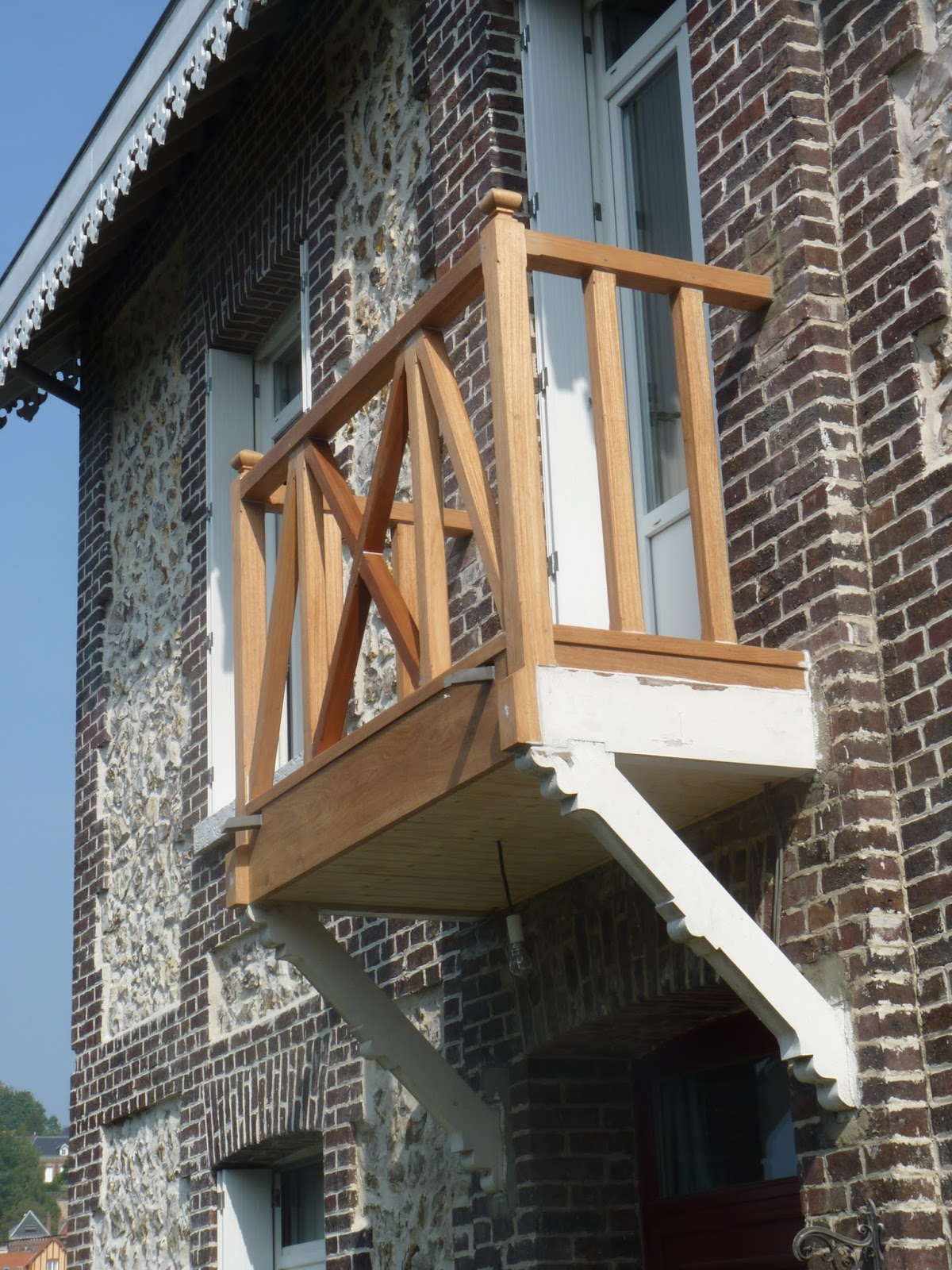 JONATHAN LEDOUX: réfection d' un balcon dans le style original