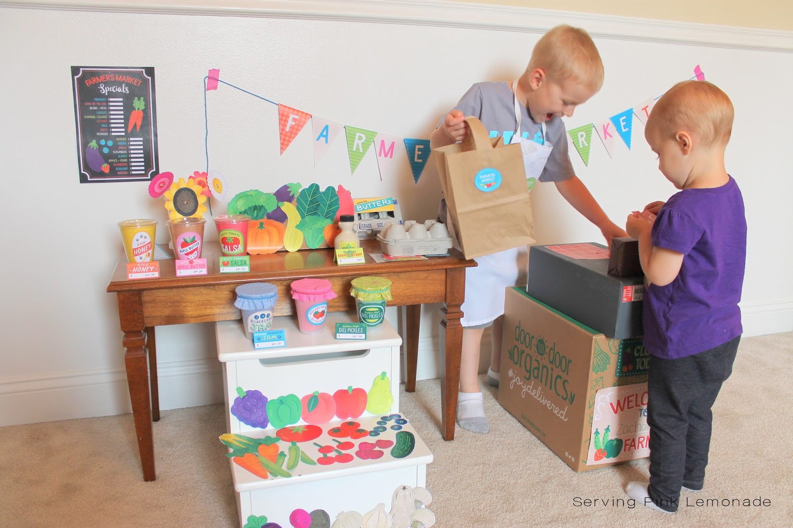 Serving Pink Lemonade: Farmer's Market - Create and Play Activity Book