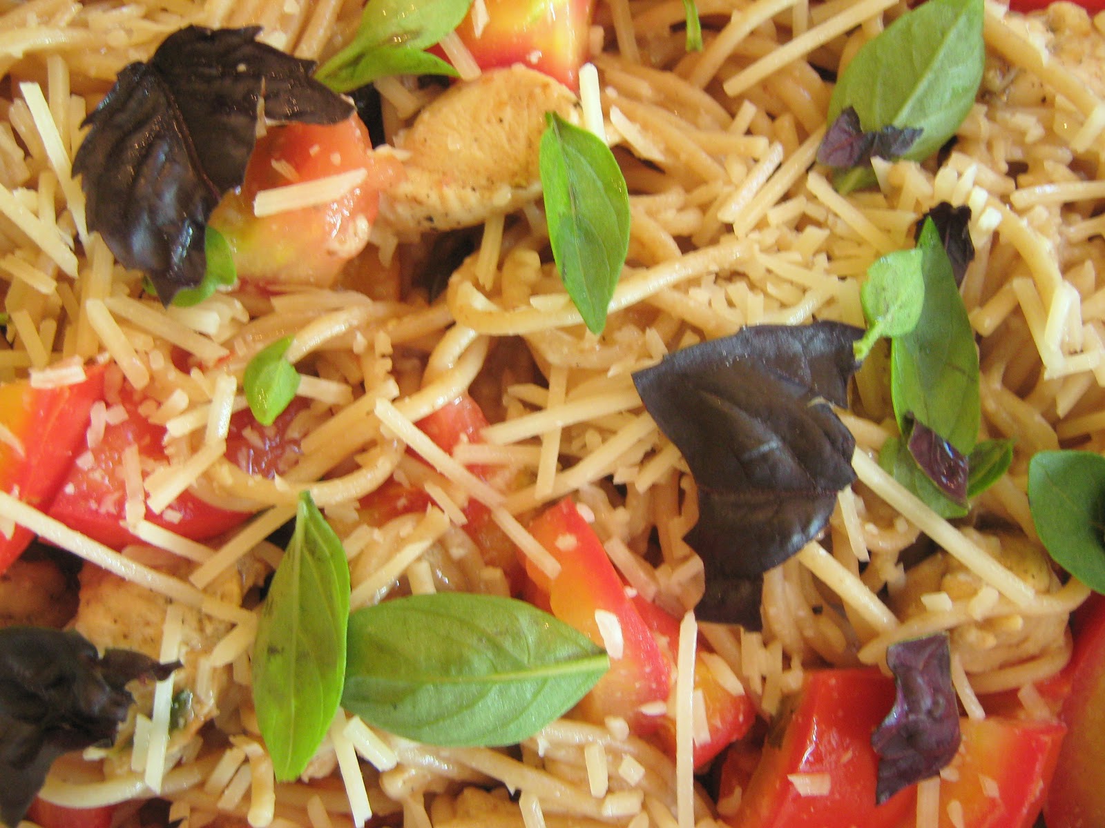 Rindy Mae: Summer Spaghetti & Cheesy Garlic Sticks