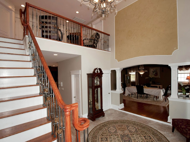 Beautiful Staged Homes: A Beautiful Home that We Staged is for Sale in ...