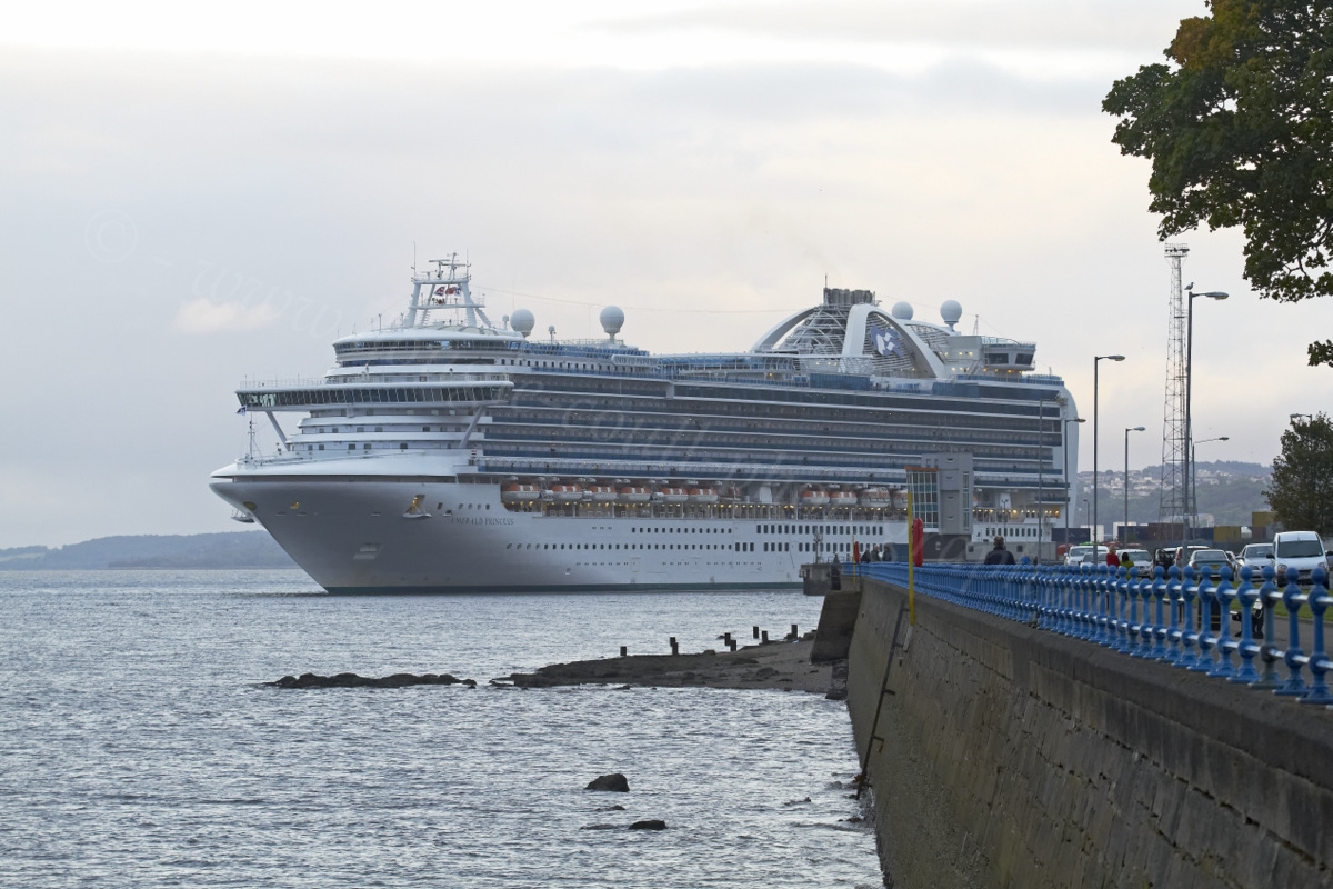 Dougie Coull Photography: Emerald Princess Departs Greenock