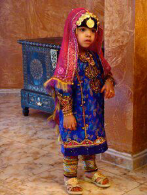 om fashion: Traditional clothes of Oman are unique