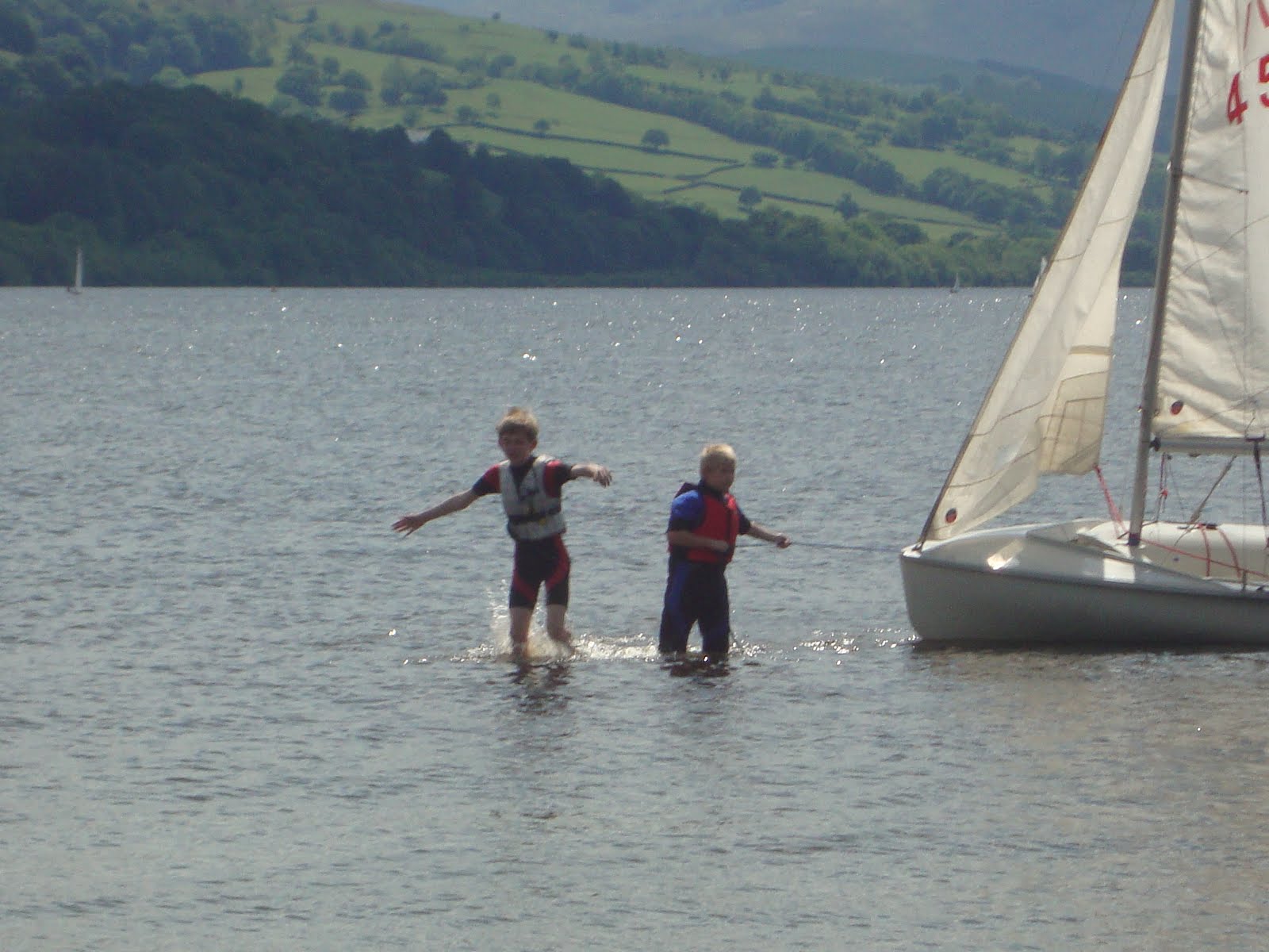 Clutter-Chaos Aaron&co: Sailing ........... Bala Lake