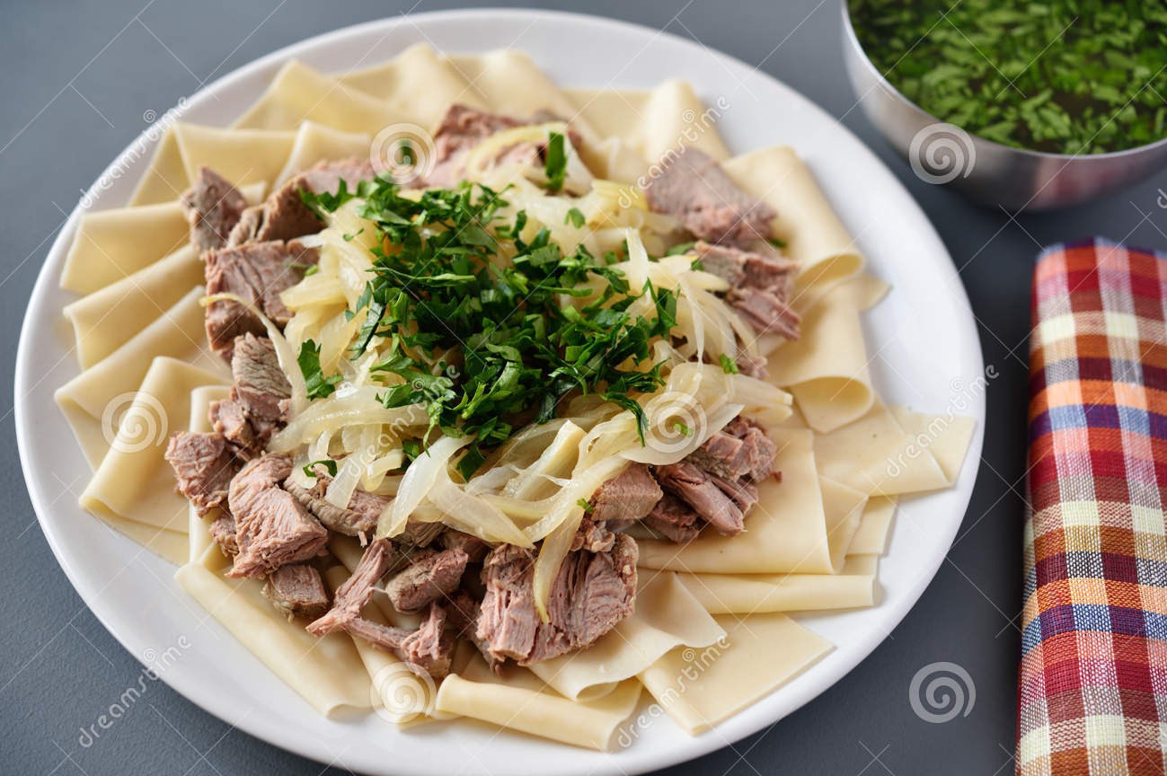 El Mundo en mil recetas: Kasajistán. Beshbarmak Cordero y Baursaki