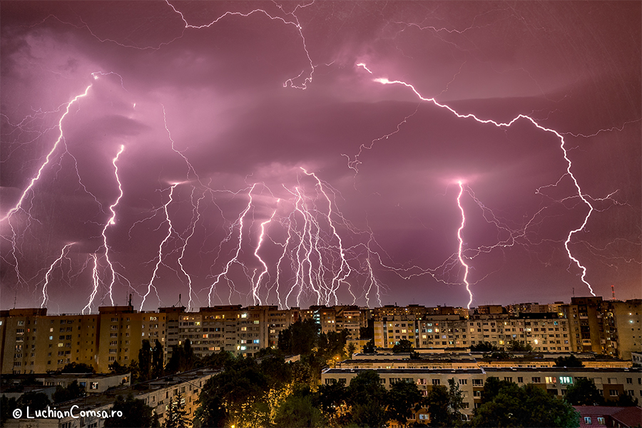 JURNAL: Da' si cand ploua