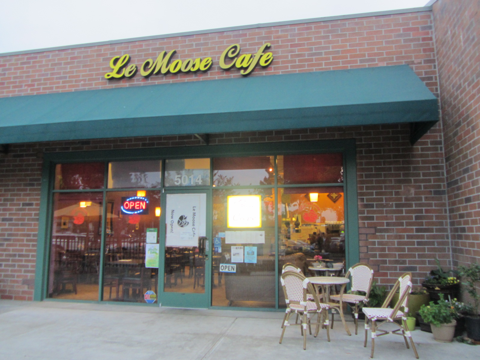 Tri-City: Le Moose Cafe
