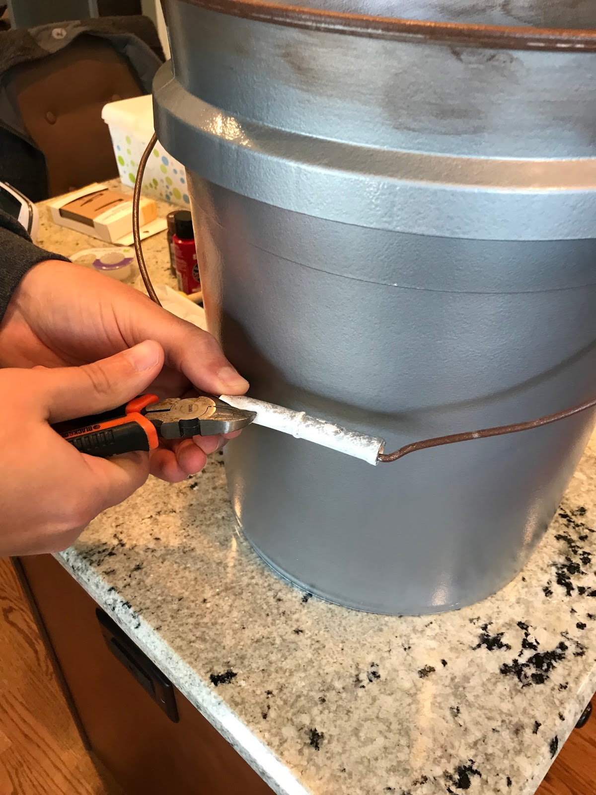 DIY Rustic Holiday Buckets | R&R at home