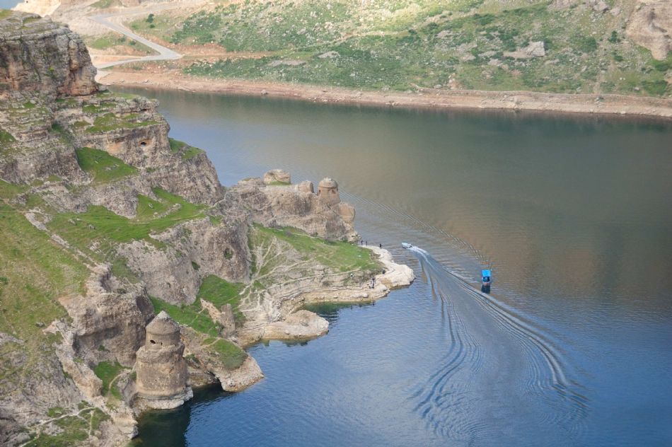 Hidden and little known places: Castles of Eğil, built in 5000 BC ...