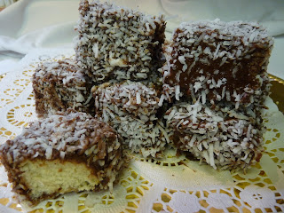Lamingtons: Guest Post by Bobbi Mumm | Chocholate Cake Lezaat
