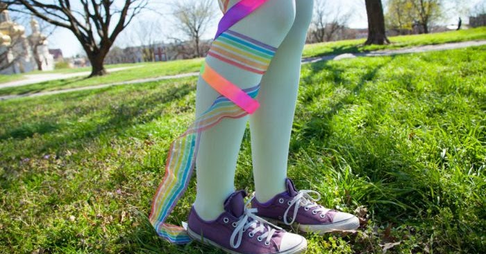 25 Props To Use For Photoshoots - We Love Colors Friends Blog