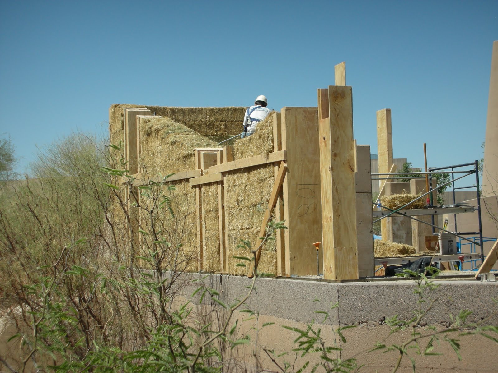 Rammed Earth & Straw Bale