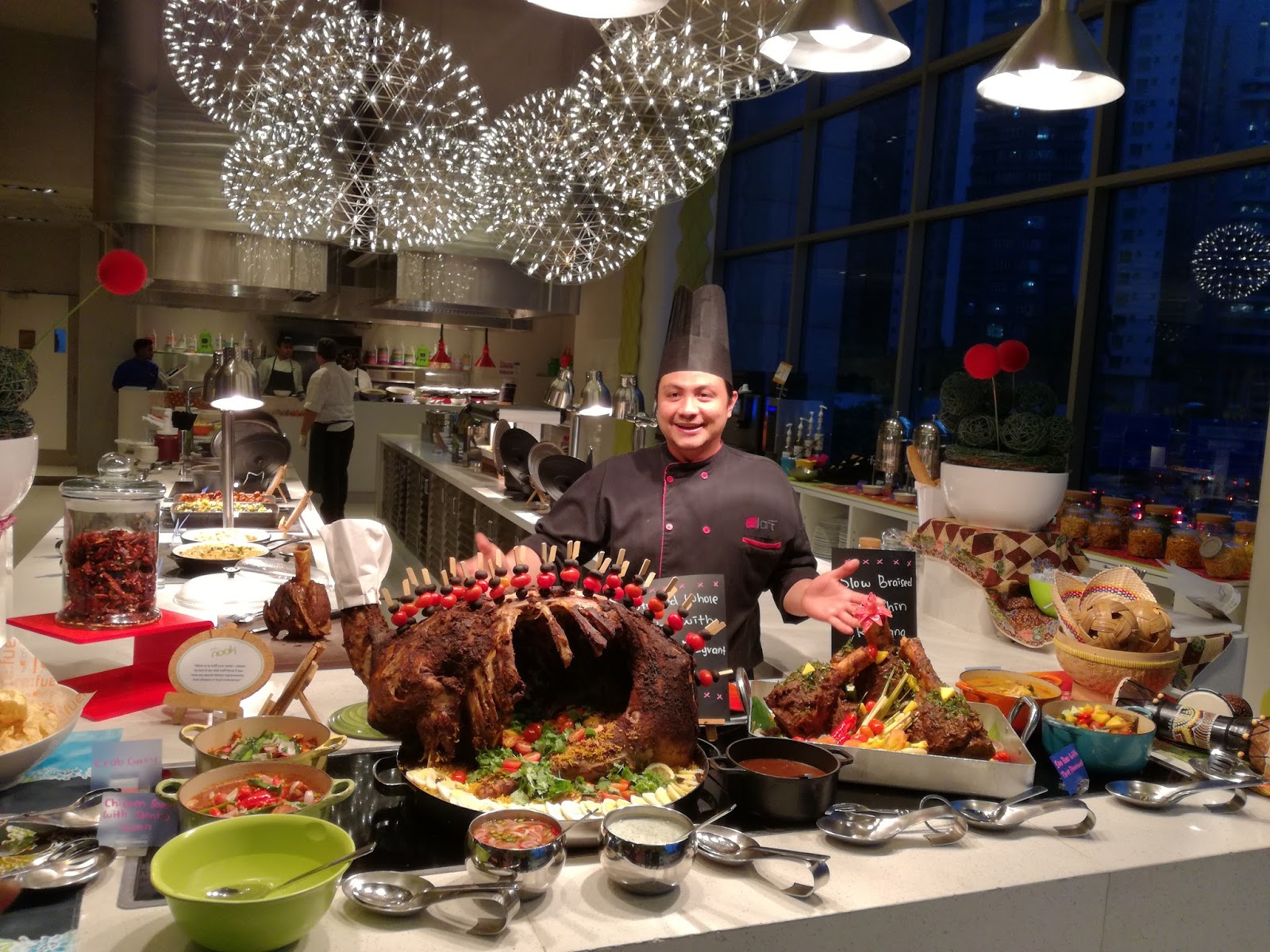 Makanan tradisi di A-List Buffet Ramadhan Nook, Aloft KL Sentral ...