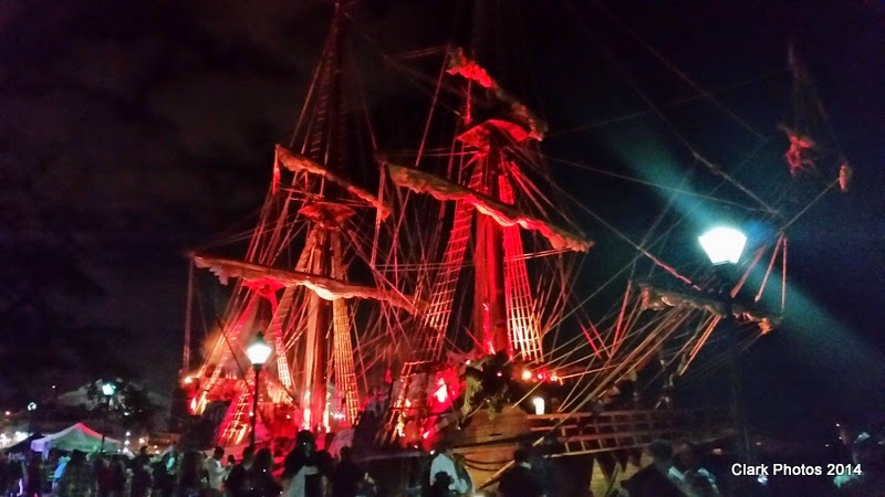 Road Runner: Halloween In Savannah