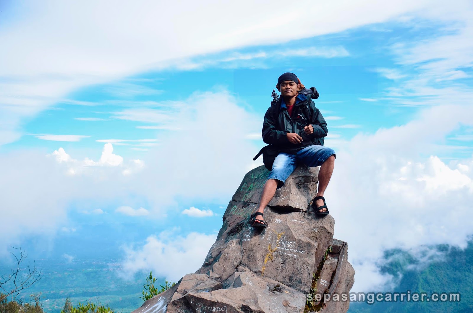 Pendakian Gunung Lawu via Cemoro Sewu - SEPASANGCARRIER