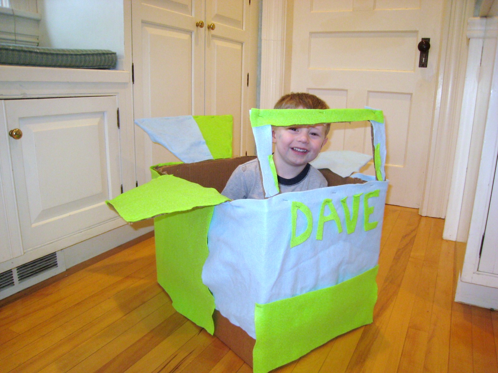 New England Quilter: Cardboard Box Airplane