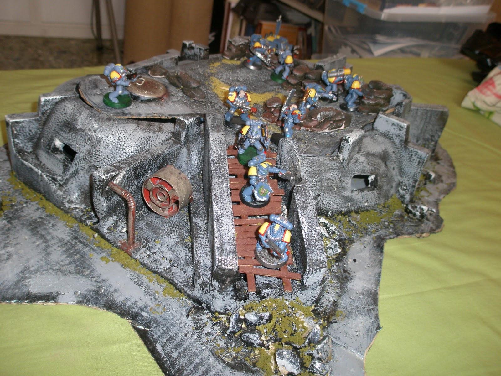 Warhammer 40k & Board Games from Greece: A bunker made out of the fryer ...