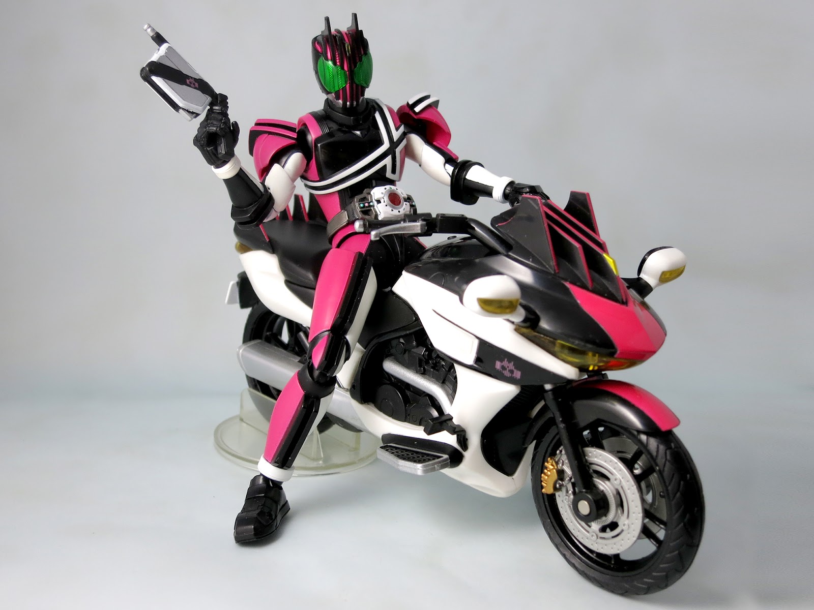 yin toys box: S.H.Figuarts - MACHINE DECADER