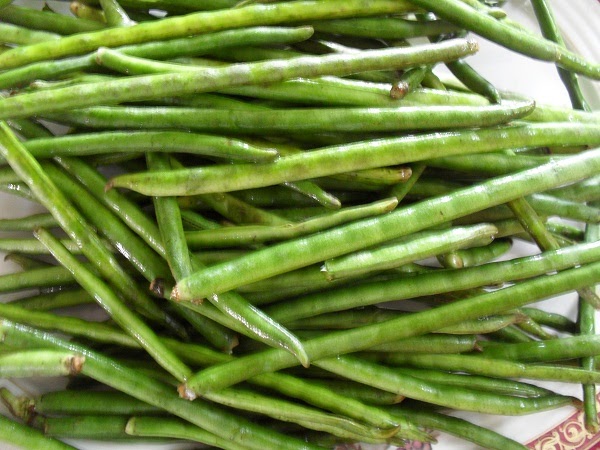 Alasande Kayee Palya - Long Beans Dry Curry