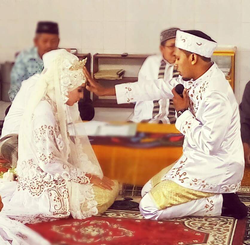 Ingat, Sesudah Aqat Nikah Sunnah Membaca Doa Ini, Peganglah Ubun-Ubun ...