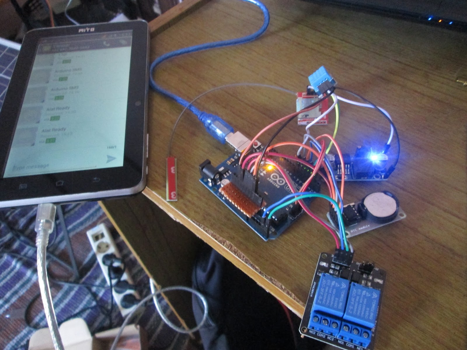 .: Membuat Alat Monitor Suhu dan Kelembaban Menggunakan DHT11 dan SMS ...