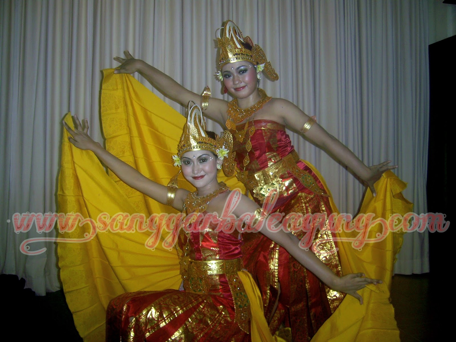 Penari Bali Surabaya: Tata Rias Penari Bali