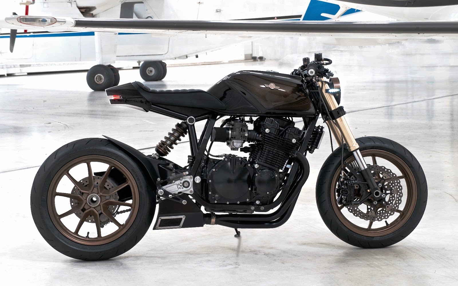 GS1150 Avio - Inazuma café racer