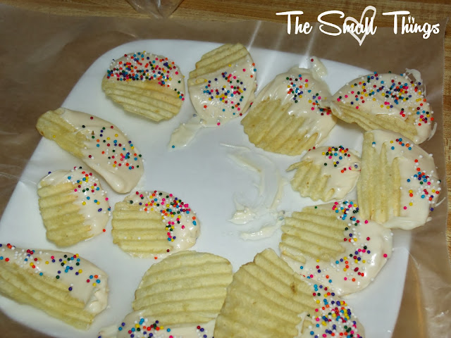A Sweet and Salty Treat! Candy Dipped Chips!