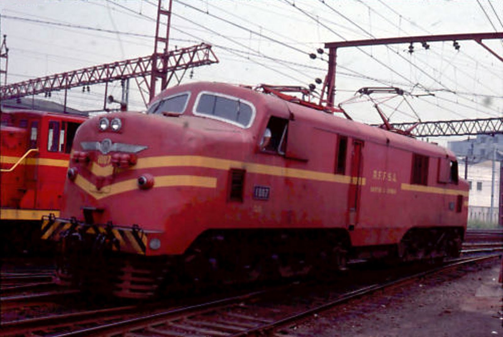 Veículos em Geral: English Electric 1007 RFFSA