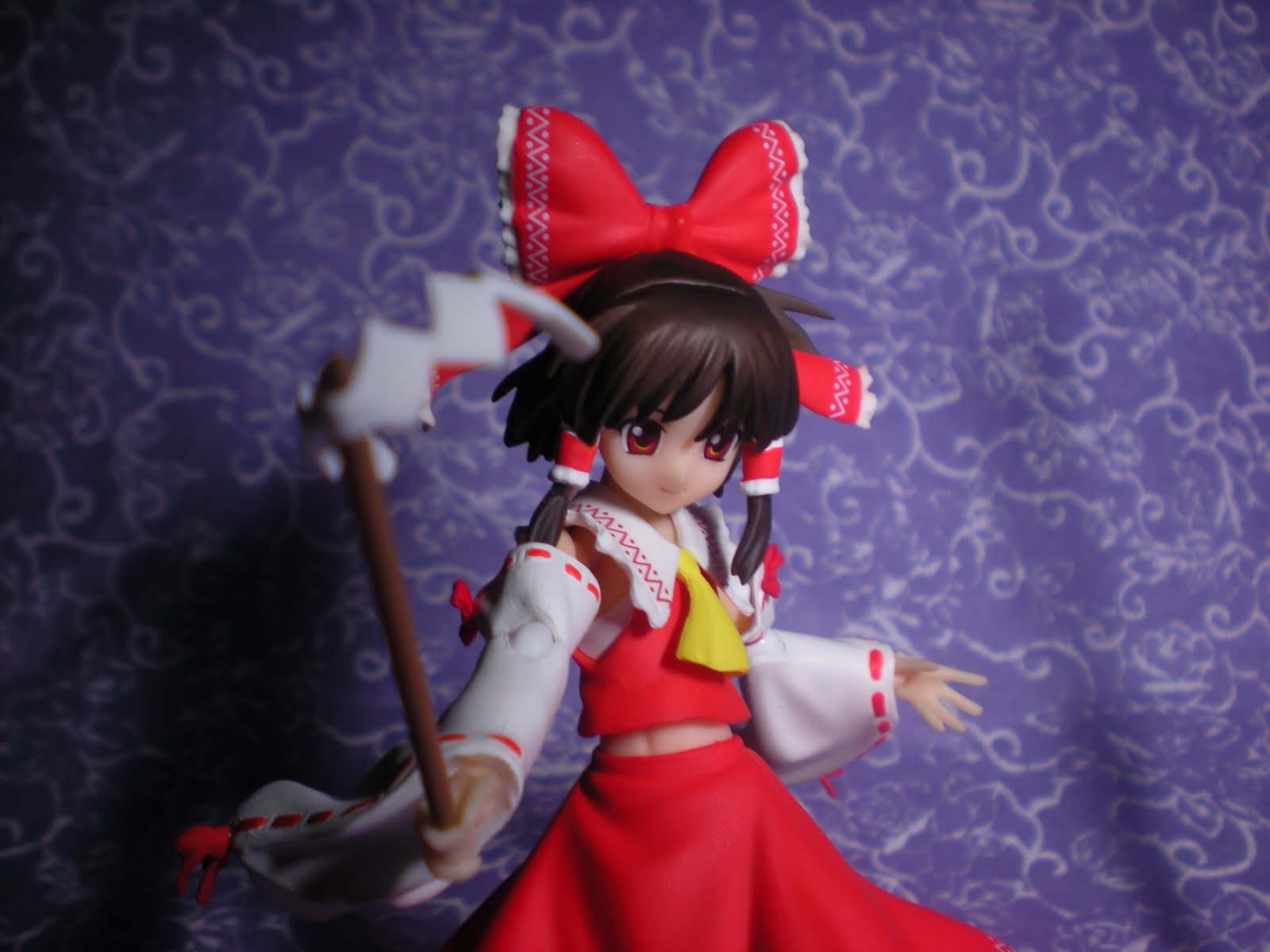 Review: [Max Factory] Figma #55 Reimu Hakurei | Night's Corner