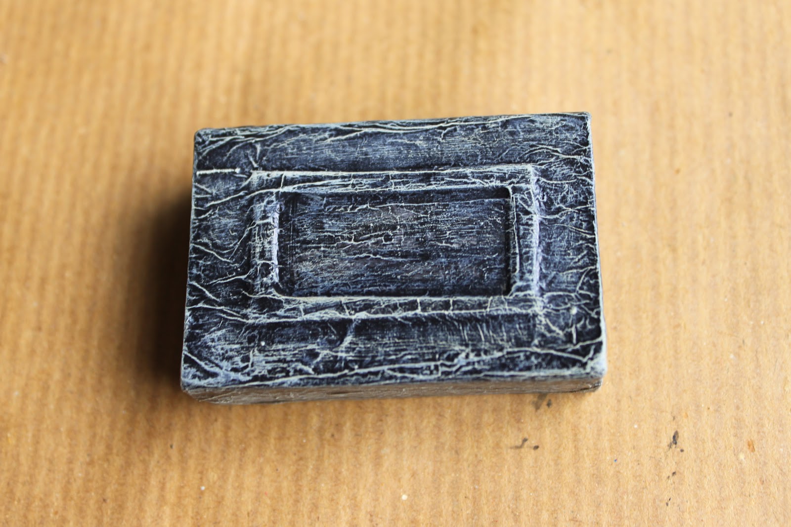 Crafty Bitz : Tutorial - How to make an Altered matchbox book cover ...