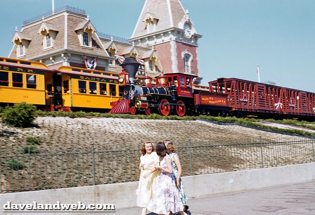 48 Stunning Vintage Color Photos of Disneyland in the 1950s ~ Vintage ...