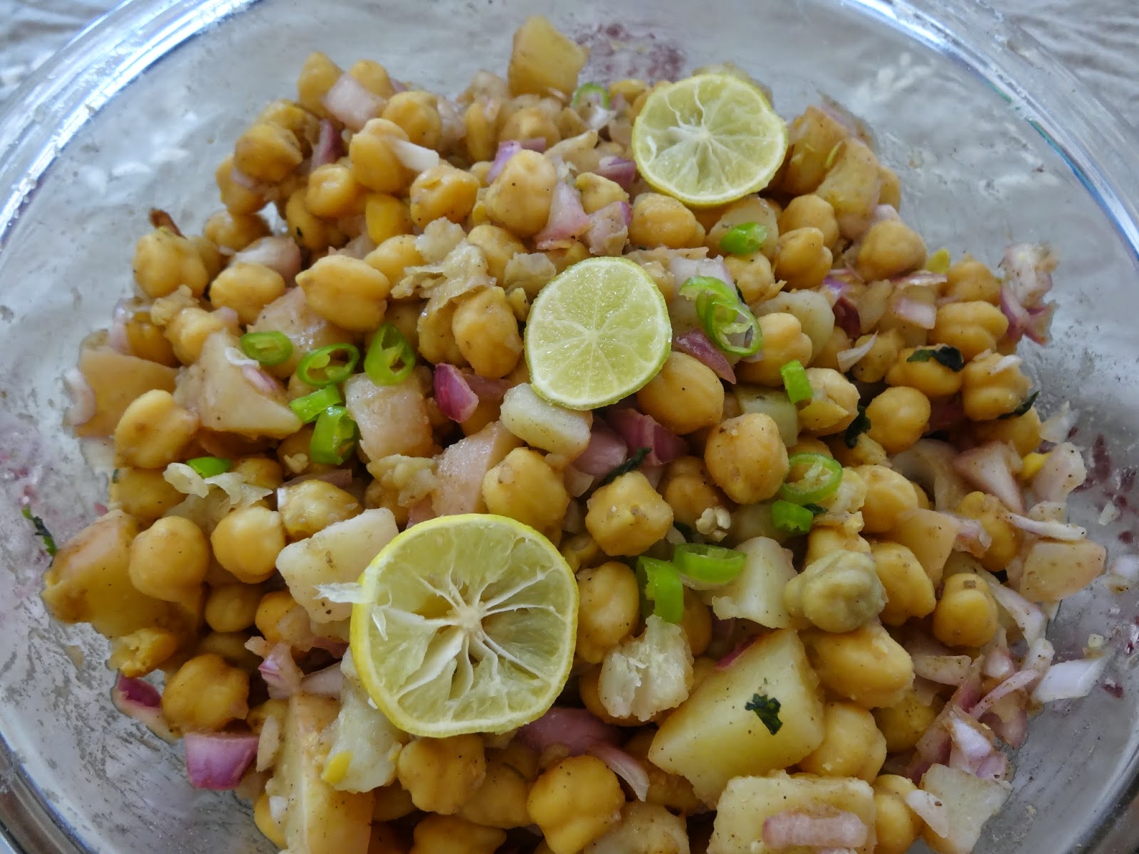 UNCLE'S RECIPIES!!!!!: ALOO CHANA CHAT