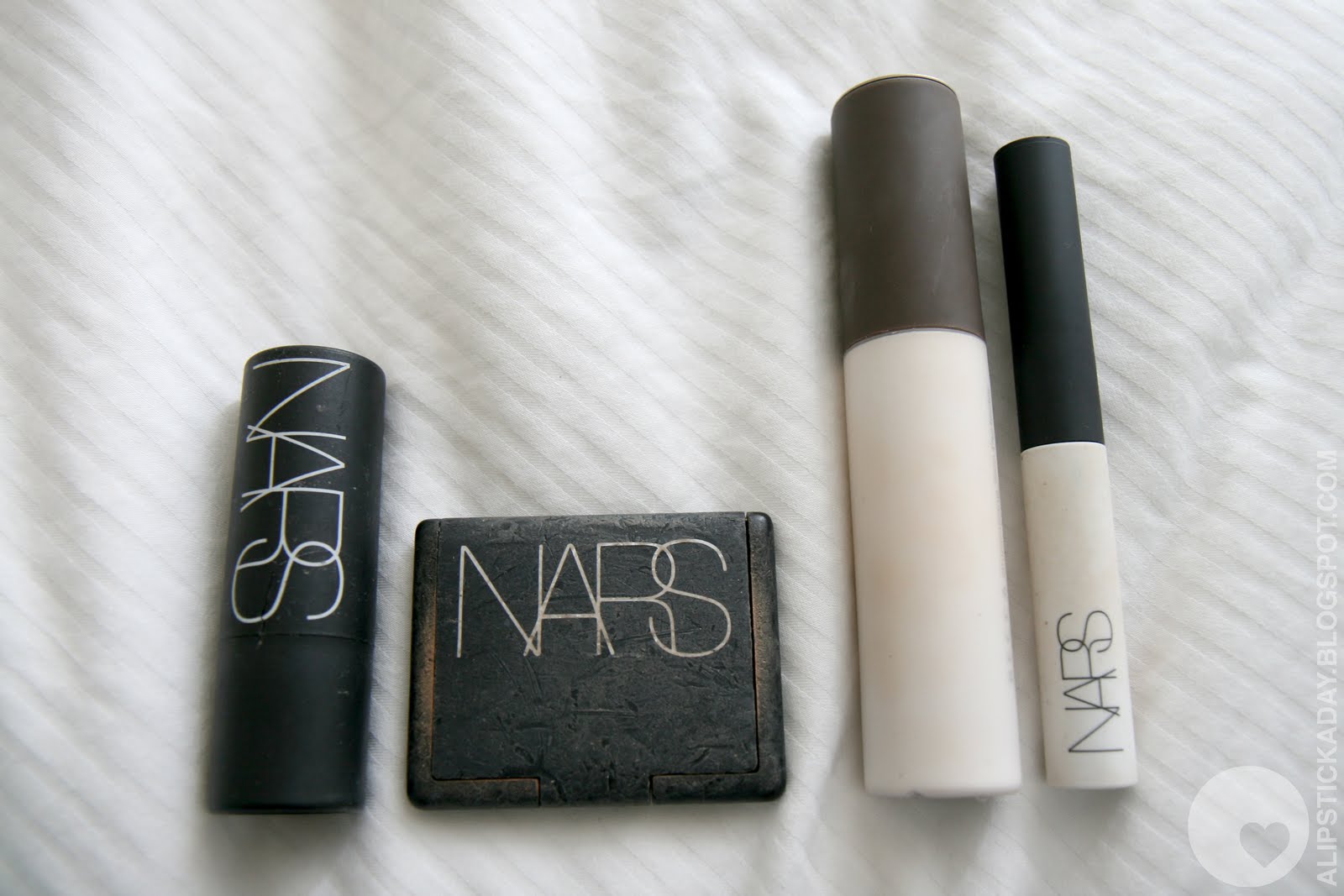 A LIPSTICK A DAY | Makeup Packaging - The Bad