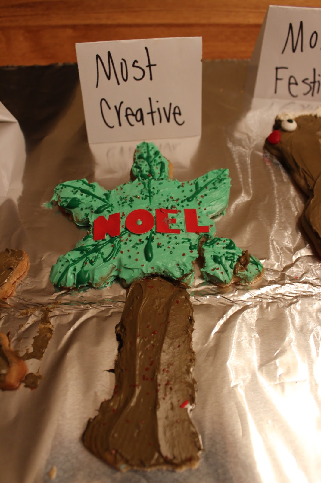 Diaries of a Farm Wife: Christmas Tidbit #3 ... Cookie Decorating Contest