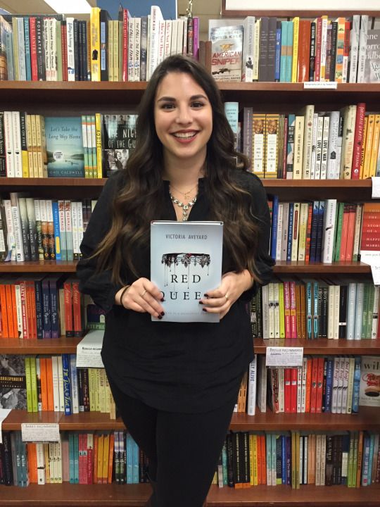 La Hermandad de los Libros: Reseña: La Reina Roja de Victoria Aveyard