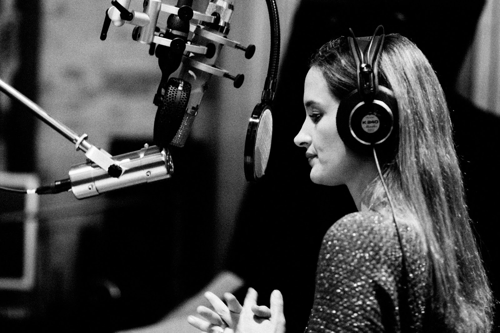 DASAR – DASAR DALAM BERNYANYI - Sanggar Seni Kobong