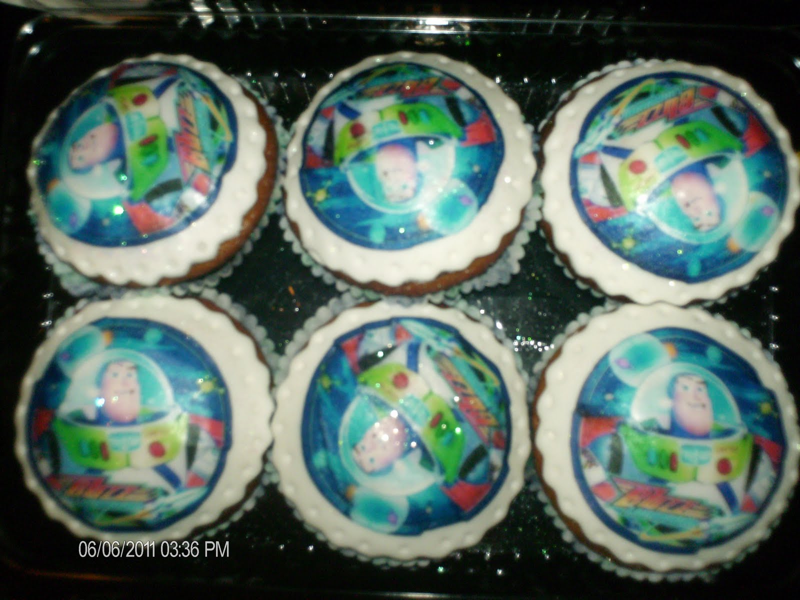 QQCupcakes!: Buzz Light Year! Cupcakes y gelatina, al infinitooo y más ...