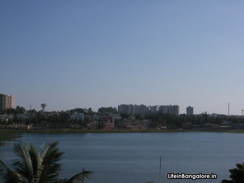 LifeinBLR - Life in Bangalore: Sarakki Lake full of Water in 2006