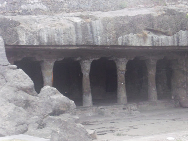 Weekend Wanderer a blog by Aashish Chawla: Mandapeshwar Caves a ...