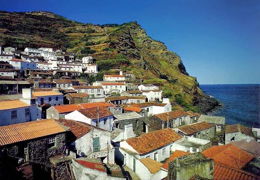 Retratos de Portugal: Ilha do Corvo - Corvo - Pormenor da Vila