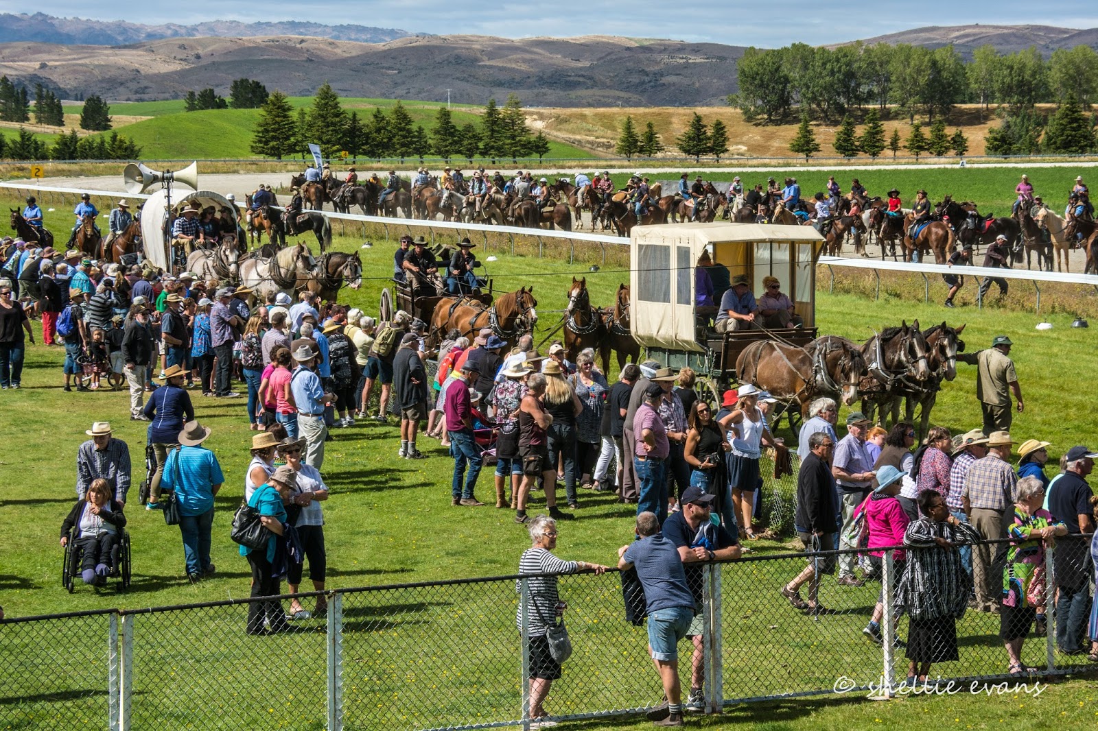 Two Go Tiki Touring: Cavalcade 2017 - Omakau, Part 2; The Arrival